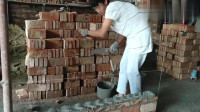 建筑师老公砌墙砖,砌一块4毛,每日轻松砌2000砖