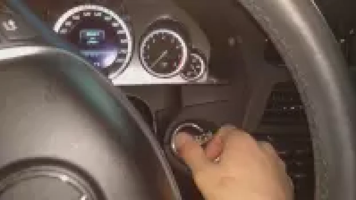 E200维修模式雨刮器。