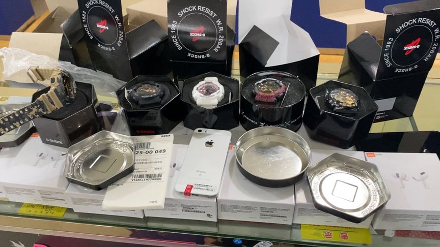 火爆华强北的几款卡西欧小泥王以及蓝牙耳机,逐一展示给大家看