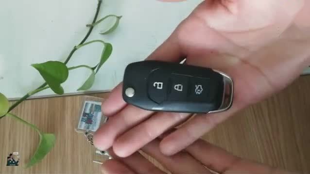 自己动手更换汽车遥控钥匙电池,3块钱搞定4S店要50元!