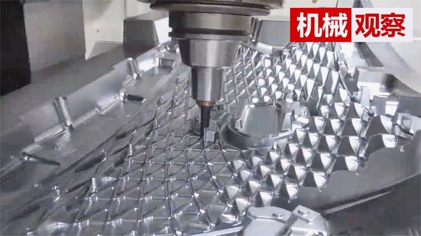 数控机床加工注塑模具,这种看起来就很贵的样子