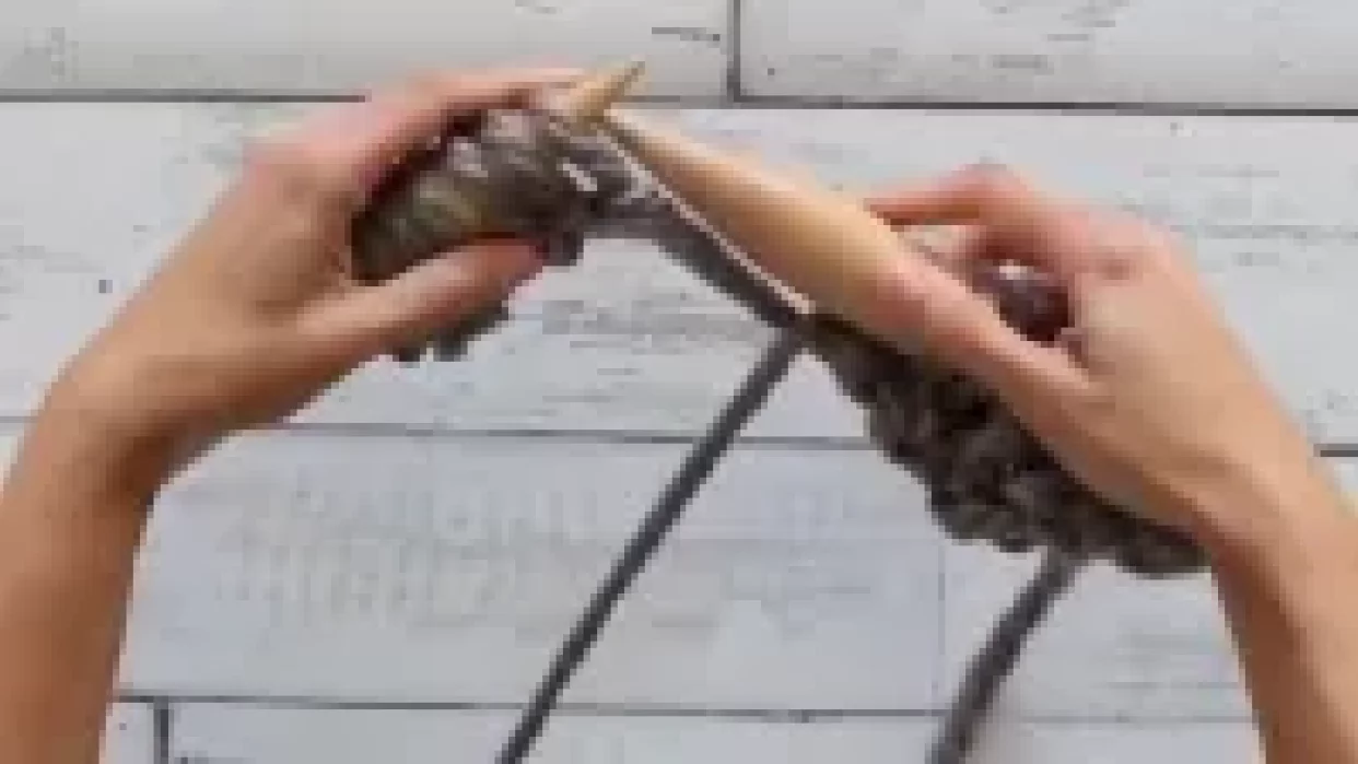 手工针织粗棒针线织一条厚实的沙发毯子,实用又美观