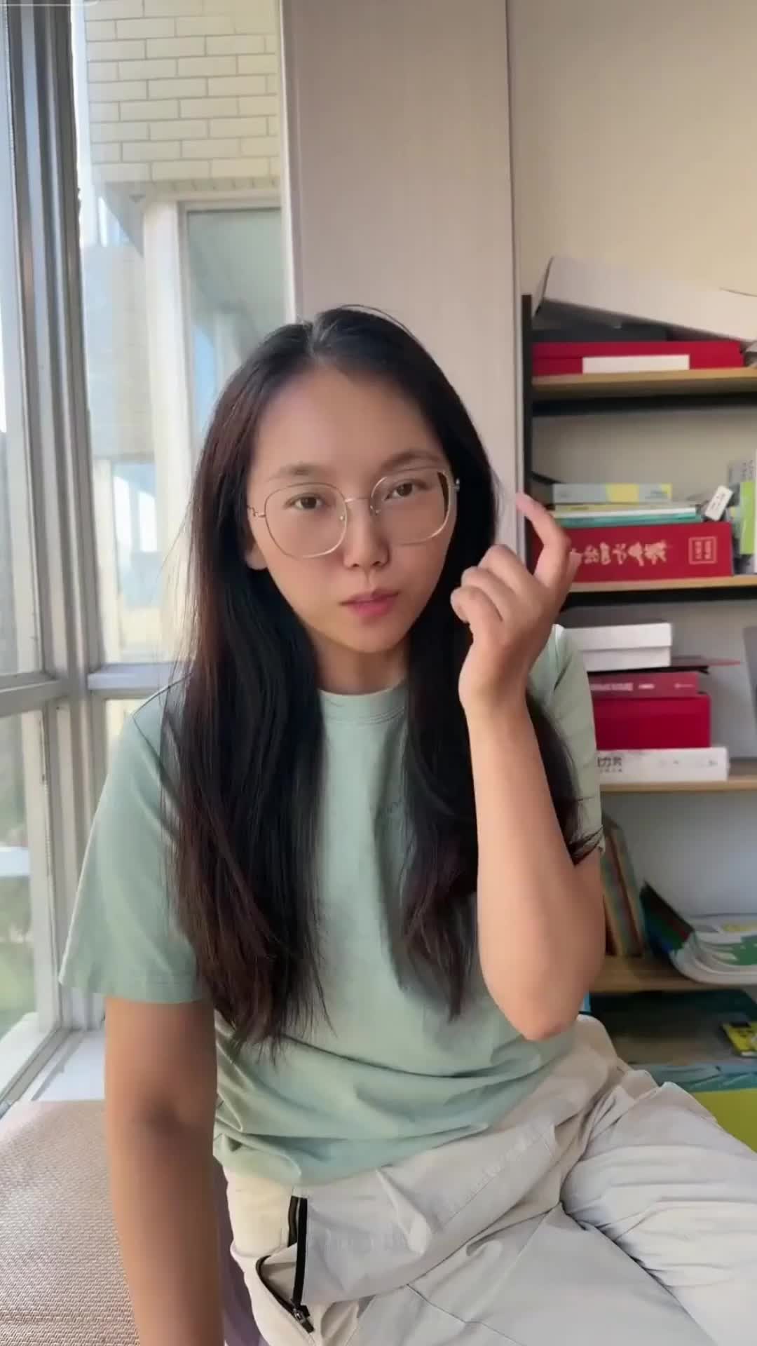 一二年级看图写话是重难点,这本看图写话,引导孩子学会看图写话#一...