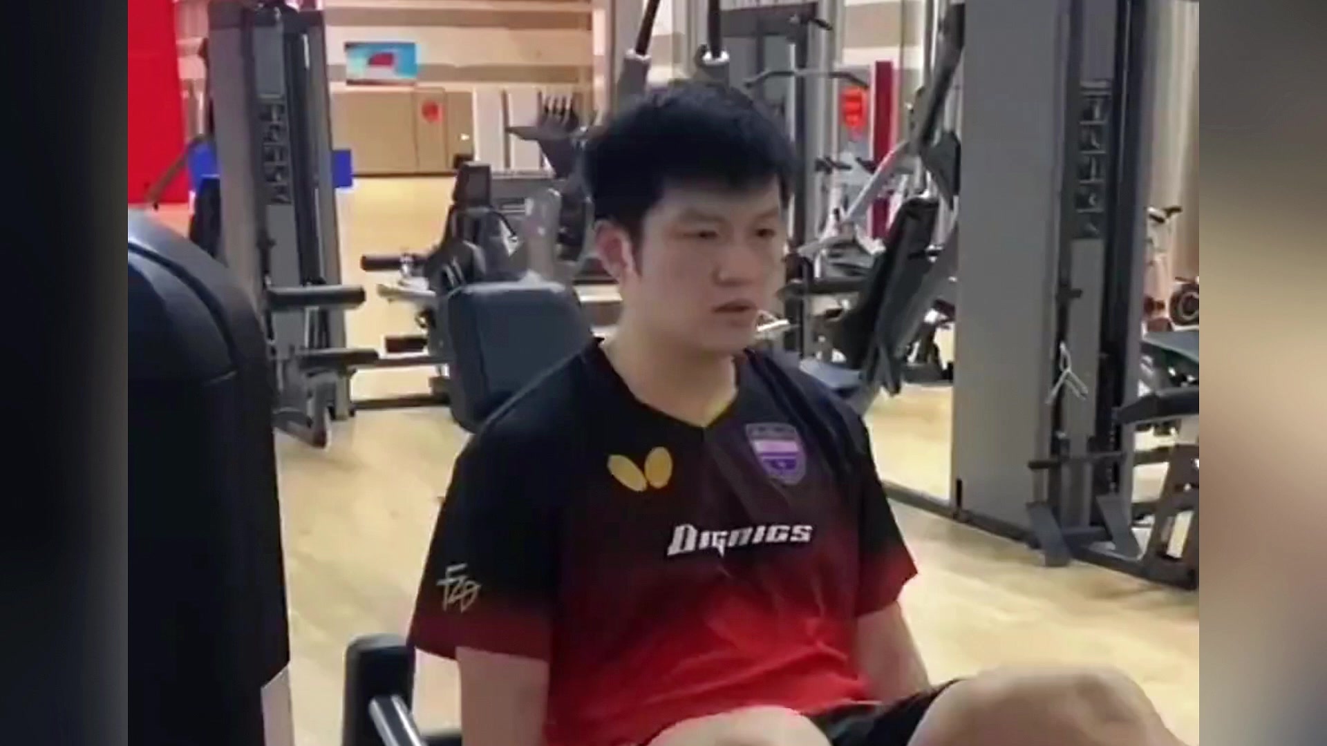 樊振东退出世界排名近一年时间,多次跨界互动,有效推广着乒乓球 #...