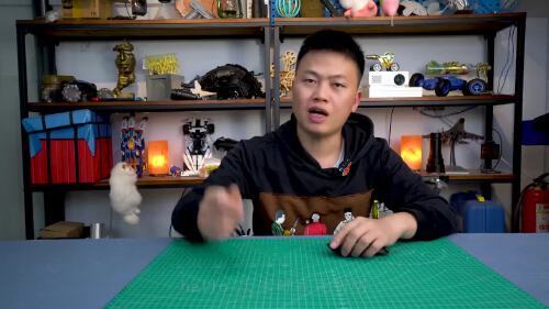 曾3000多的柔屏腕机现骨折成小天才电话手表不用卡也能打电话