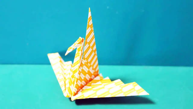 手工折纸大全,教你如何用纸折一个千纸鹤