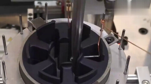 中国研发的自动绕线机,技术已领先全球,老外羡慕不来