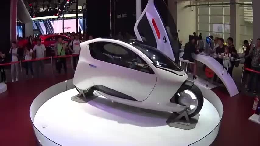 中国首款“2轮平衡电动汽车”量产,卡车都撞不倒,时速120公里