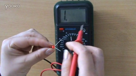 4 数字式万用表判断发光二极管的质量