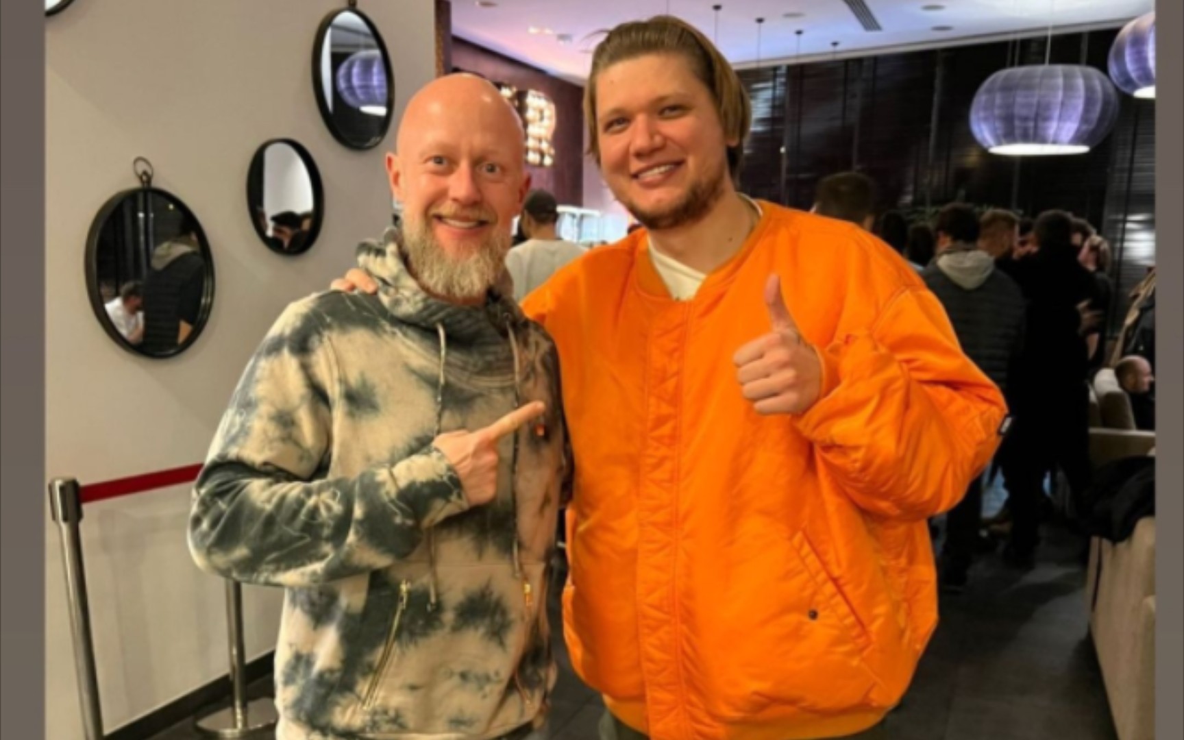 ...2-0 SAW|Niko迪拜度假|小钱回俄罗斯老家|HooXi的贴纸设计招聘大会