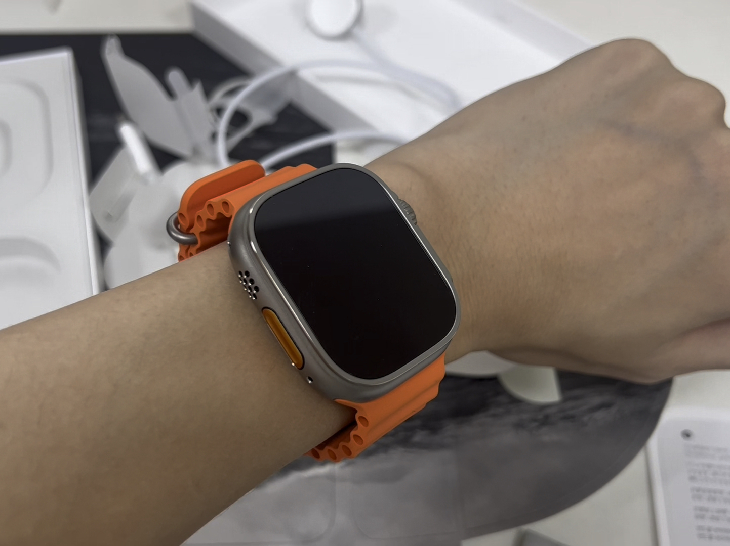 花了6000多买了一个苹果手表,客服说激活了,不能退,感觉没啥用,质量...