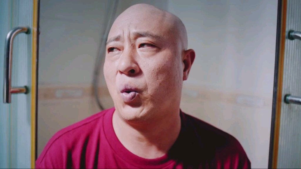 小伙做梦半夜家里被水淹了,没想到醒来却是…