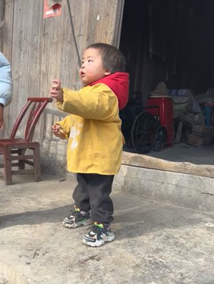 ...#无忧无虑的童年 #农村孩子的乐趣 #这才是童年真实的样子 #萌娃 #...