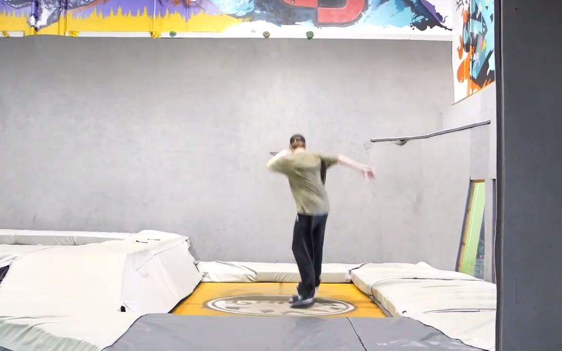 【滑雪技巧】如何学习背转360 - 单板滑雪