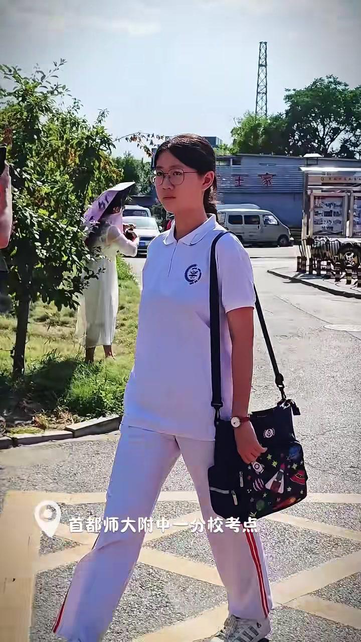 ...继续加油,祝同学们笔定乾坤,尽情绽放!#海淀教育#海淀学子中考#北京...