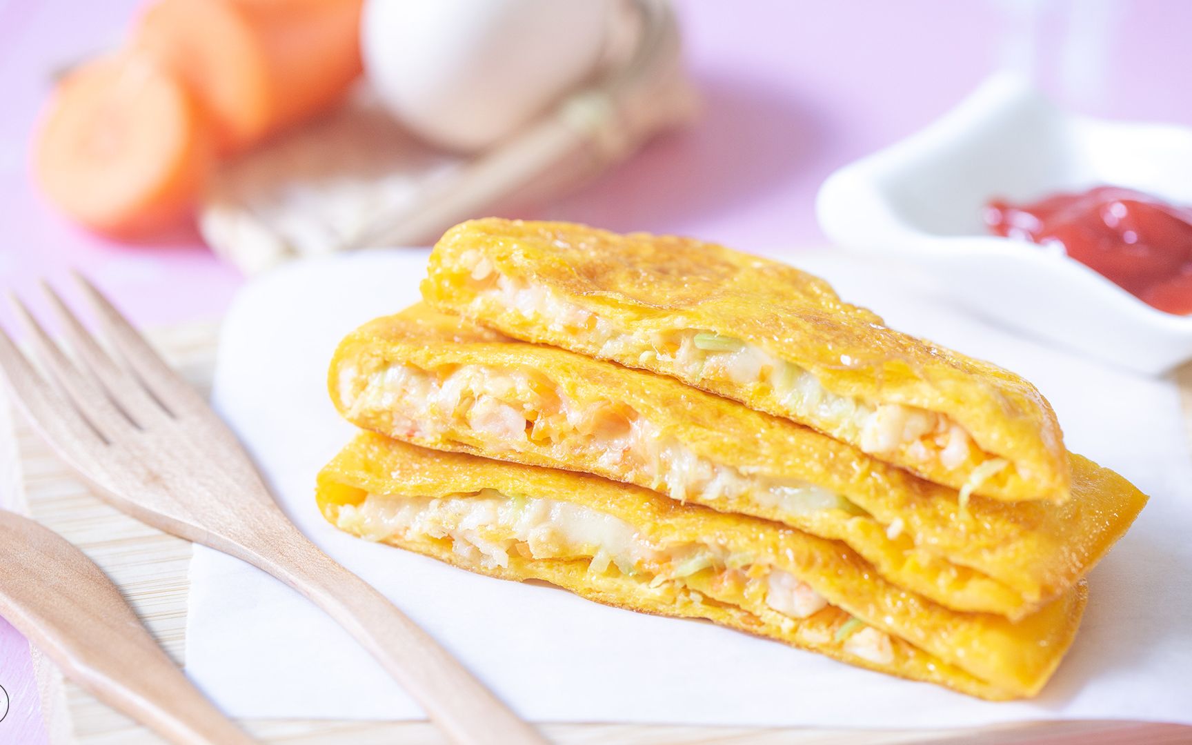 【蔬菜肉松蛋饼】不爱吃蔬菜的宝宝也抗拒不了,营养全面,大人孩子都...