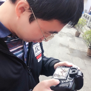 我也许是个笑话 