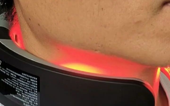 益健堂红蓝光治疗仪颈部使用操作I8I20566I06