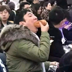 努力赚钱吃饭呀哈哈 