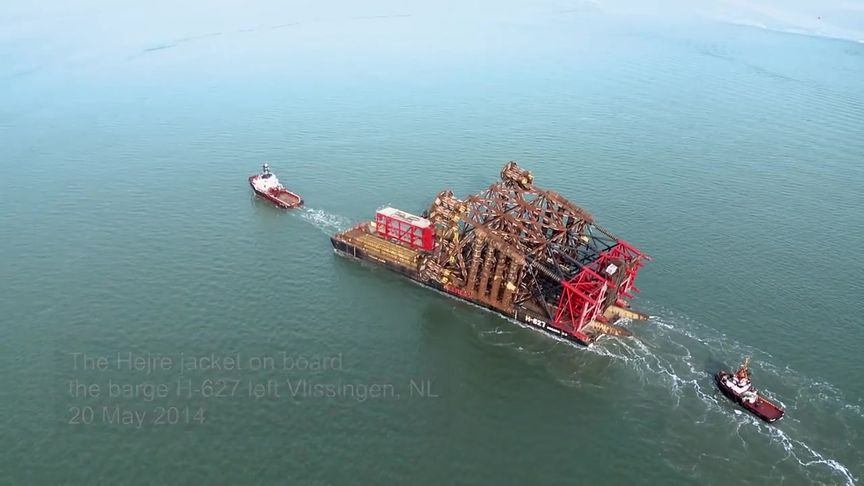 海洋钻井平台导管架的安装过程