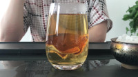 ...燥湿化痰,冰糖陈皮茶,有助于食欲不振、消化不良,又有美容养颜的功效
