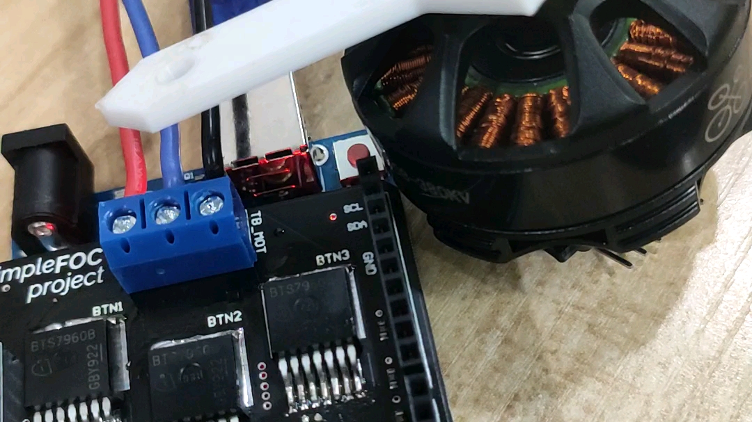 simple foc 大电流无刷电机驱动板 开环位置控制测试