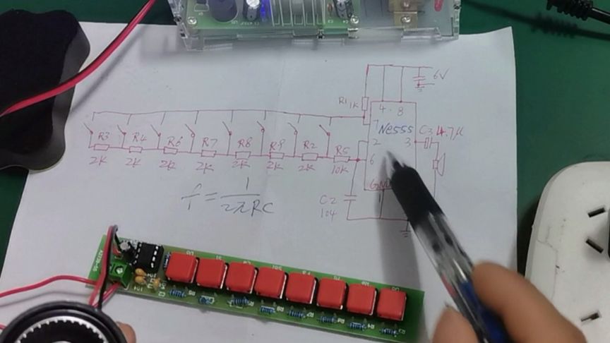 555振荡器摸拟电子琴声音感觉还行