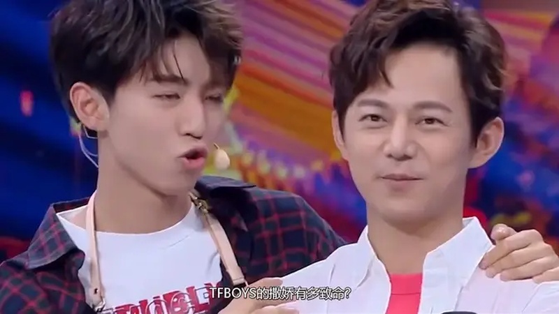 TFBOYS的撒娇有多致命:王源玩游戏被淘汰立马向大哥撒娇求复活