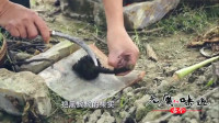 老广的味道:将芡实放在瓦片上烘烤,水分慢慢收干,一股焦香溢出