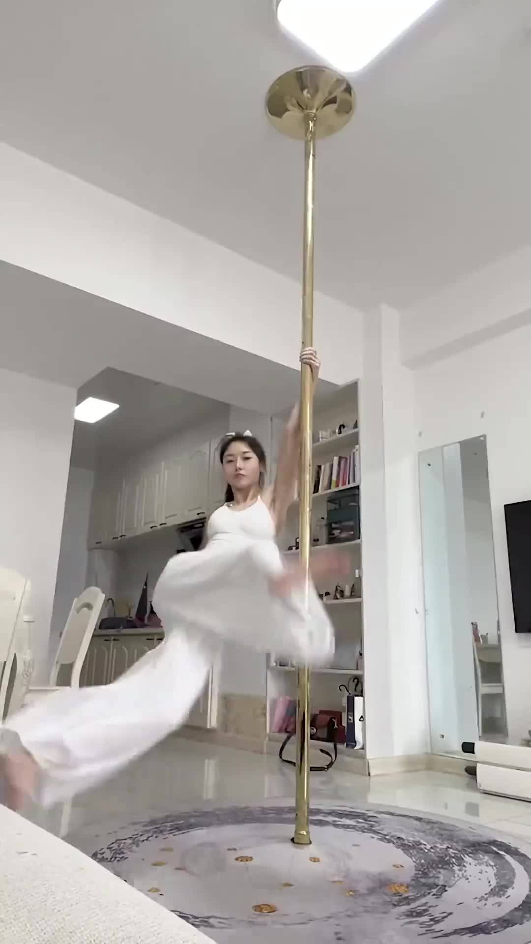 #美女 这才是真正的钢管舞