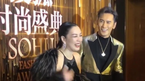 钟丽缇张伦硕现场秀恩爱,记者不断的调戏,张伦硕竟当真了!