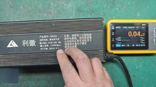 电动车充电器故障修复:整流桥炸裂问题解析