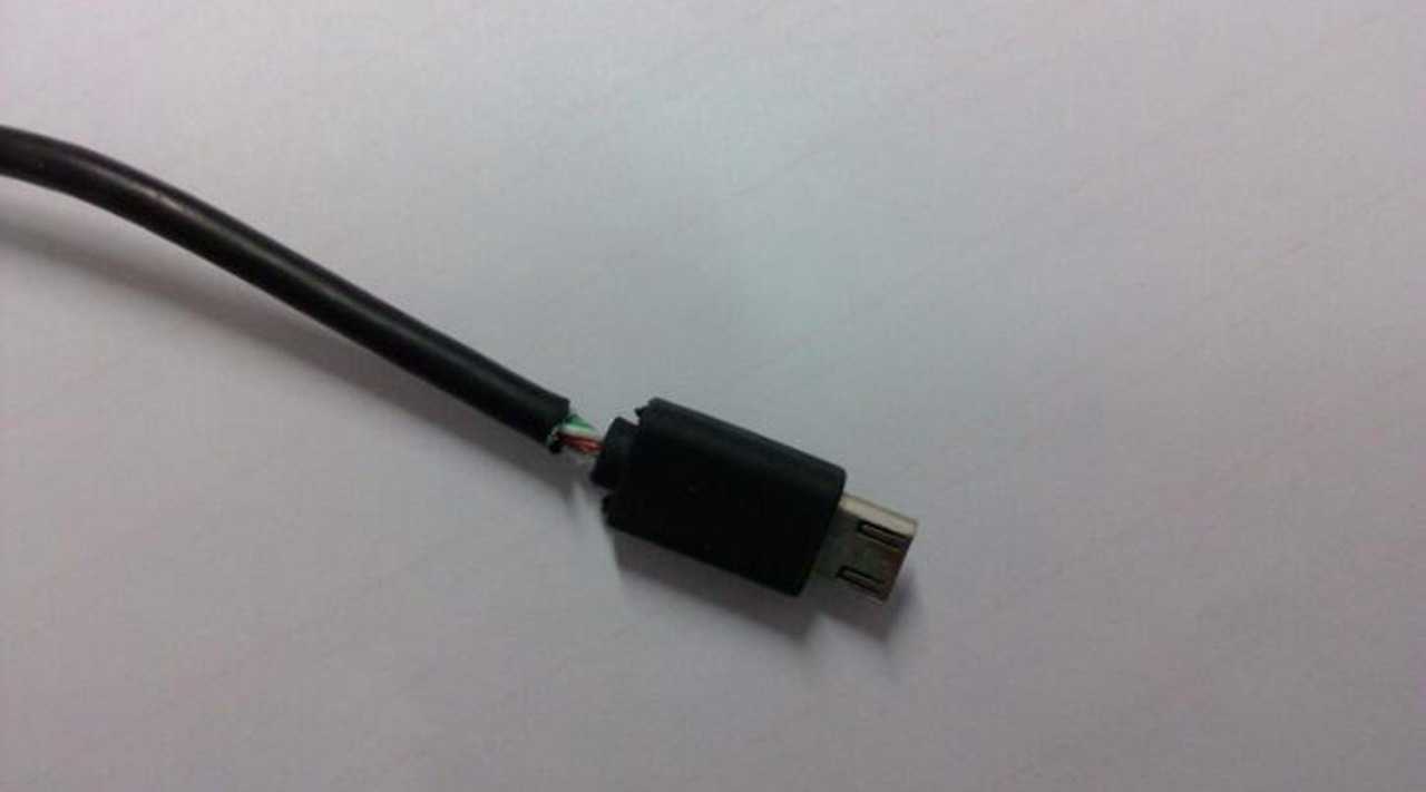 手机充电线总是爱坏掉?只需一根绳子就能修复,很多人还不知道