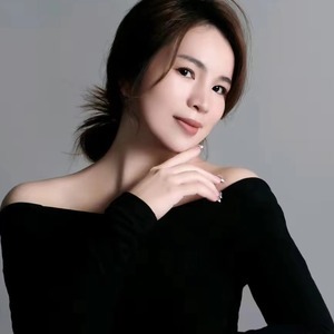 艾米丽爱吃喝玩乐