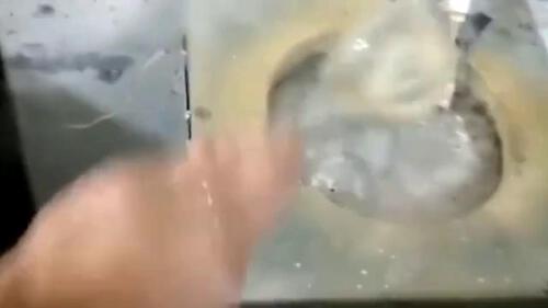 女生最爱的戒指,居然是这样批量生产出来的,看完你还想去买吗?