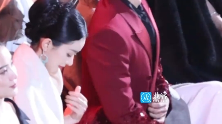 杨紫✘肖战‖2024微博之夜内场打招呼,激动的心啊啊啊啊