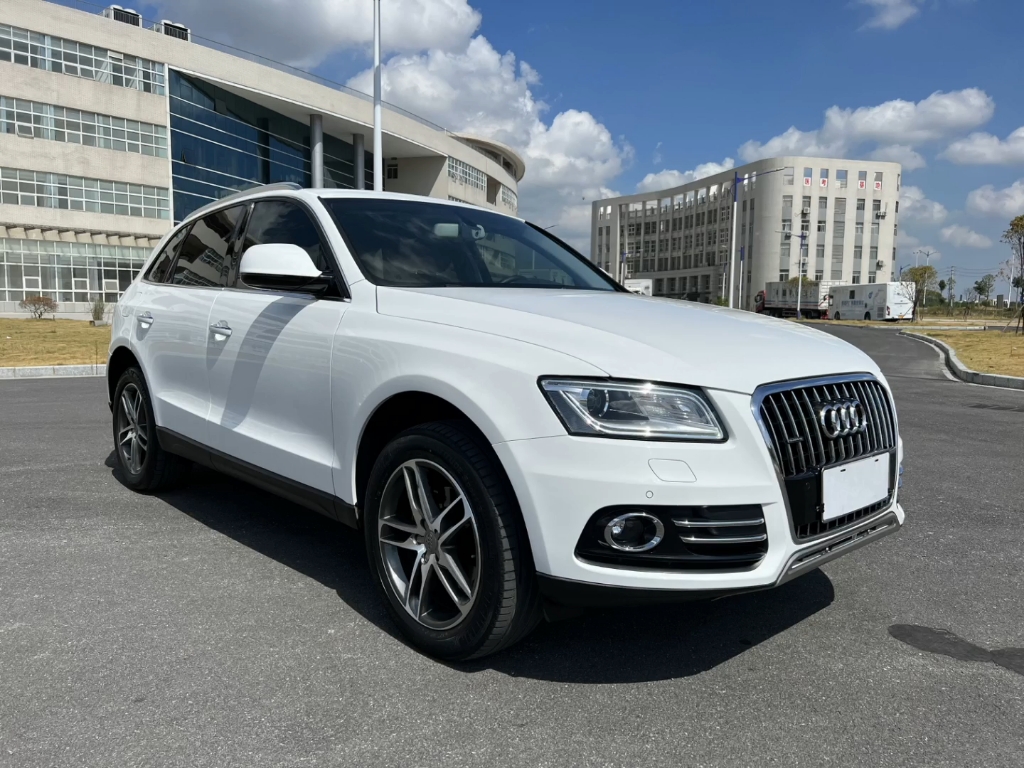 【品牌车型】奥迪 Q5 2017款 40 TFSI 舒适型 【上牌日期】2017年04...