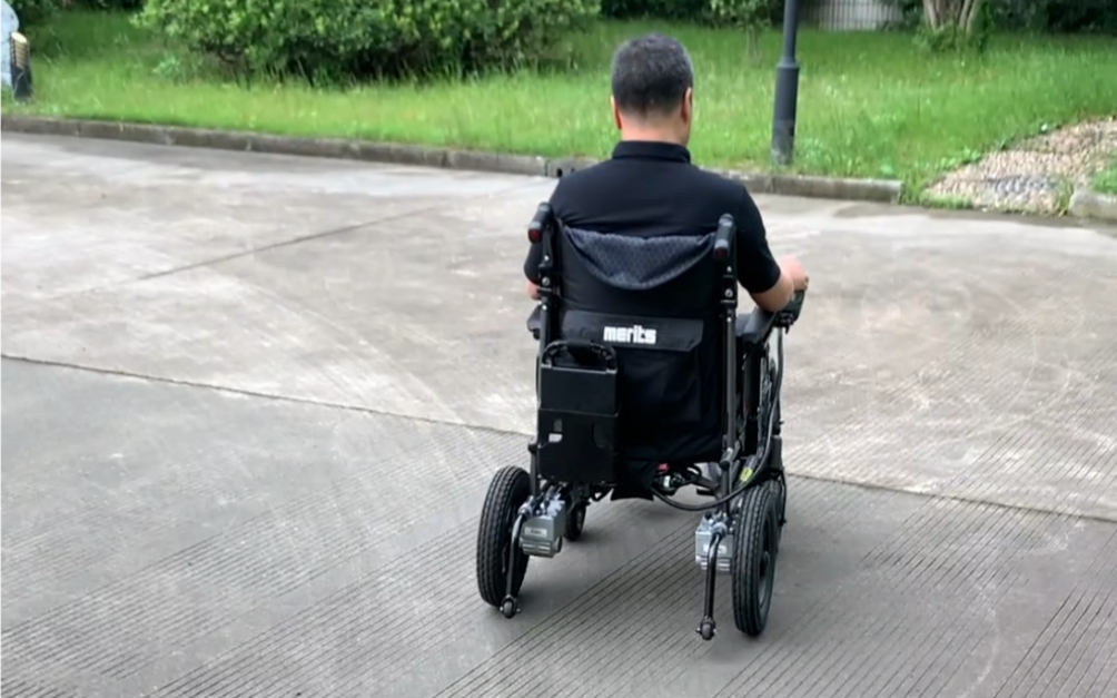 一款性能出众的电动轮椅代步车