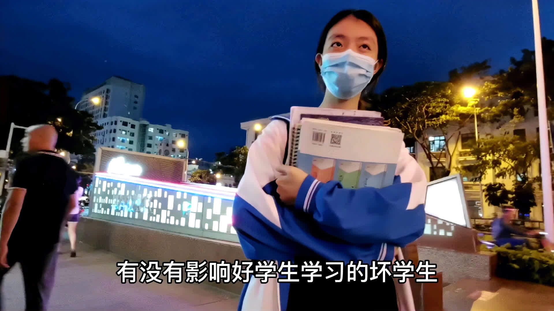 海南三亚,中学生为啥不在学校食堂吃饭?