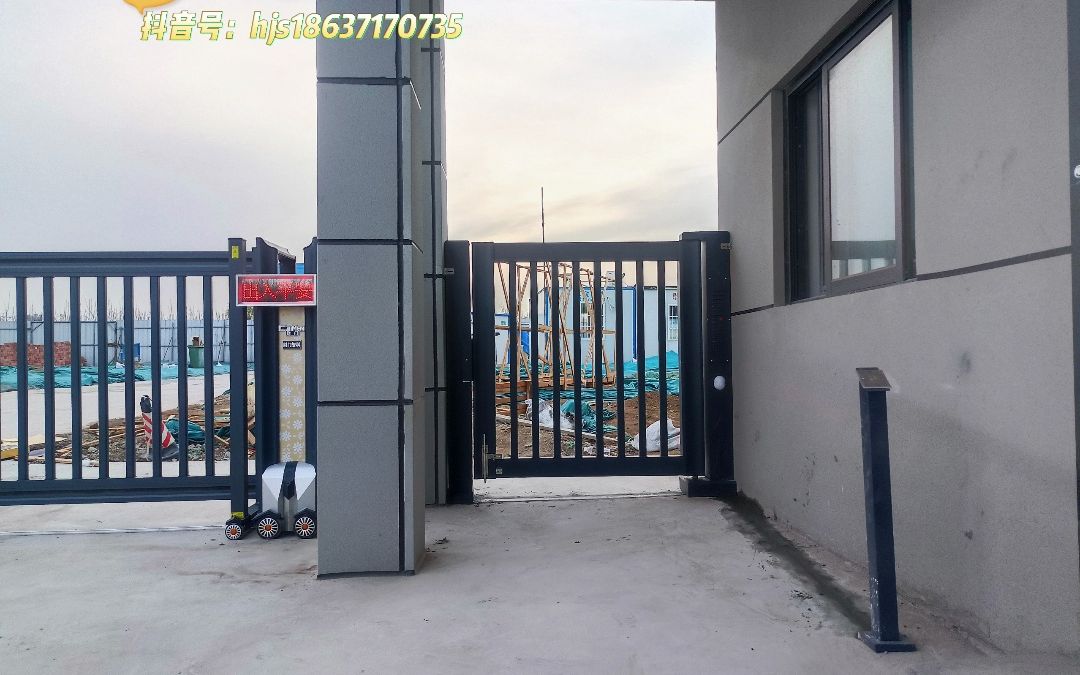 濮阳段滑门厂家,为你展示电动段滑门安装的效果;这款伸缩门可选配...