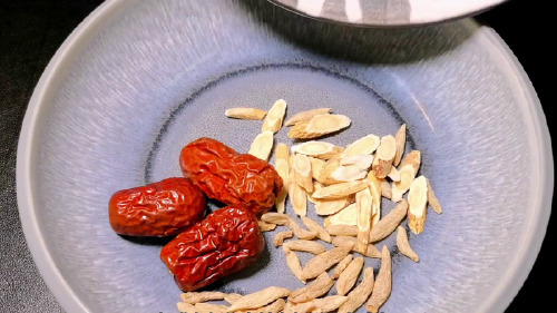 黄芪党参桂圆红枣枸杞茶,专调3种小毛病!但这4类人千万别喝!