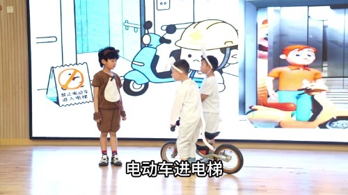 中英文秒切换,话剧更是小case