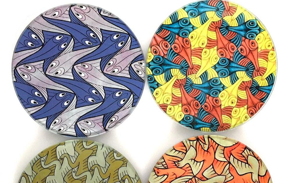 奇妙的埃舍尔的平面镶嵌画:基础变换与演示