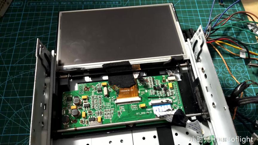 汽车cd机屏幕不显示,简单维修后能做移动功放机吗?