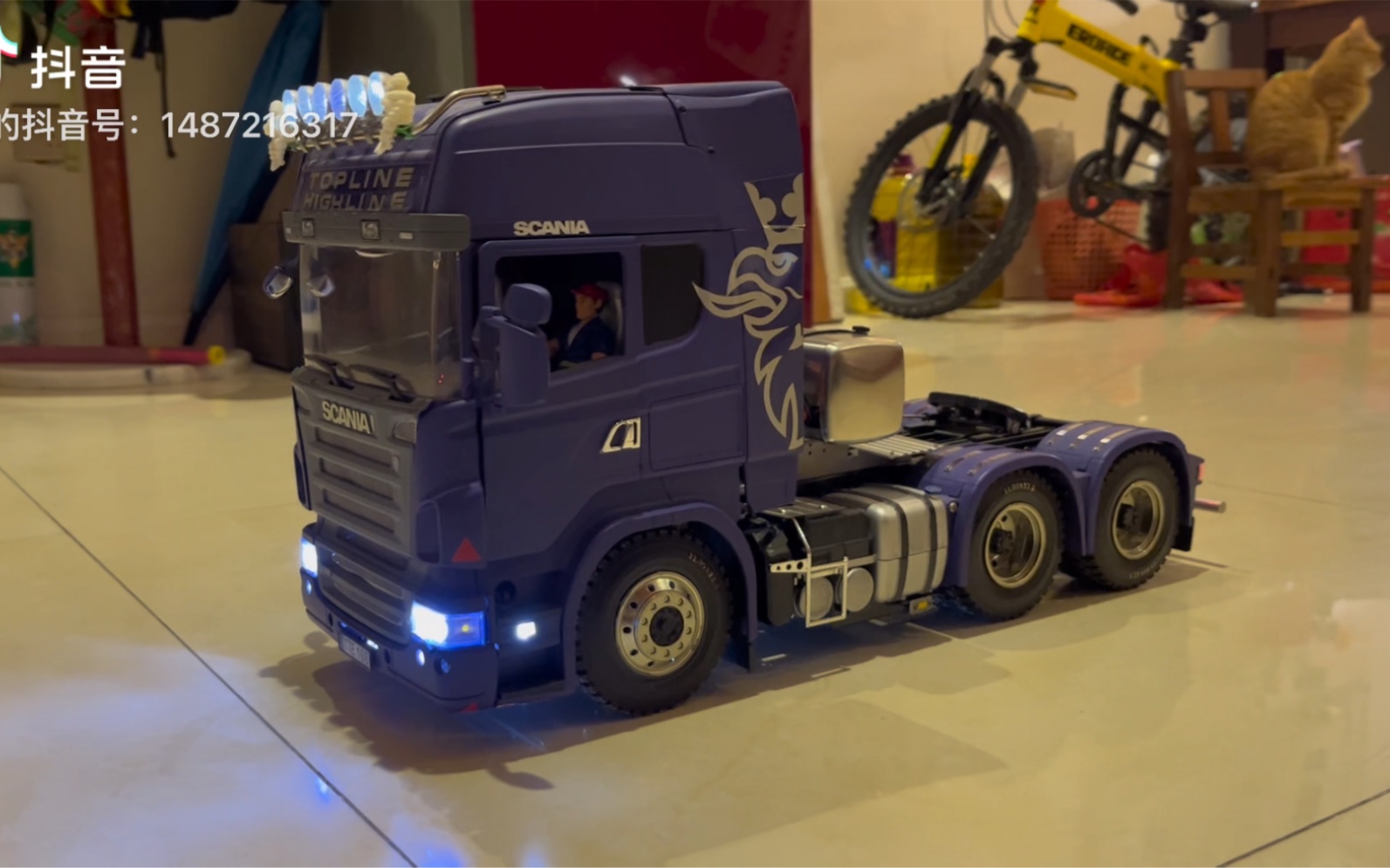 田宫拖头1/14卡车模型,轻装上阵。