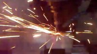 CNC数控加工中心模具加工现场火花四溅