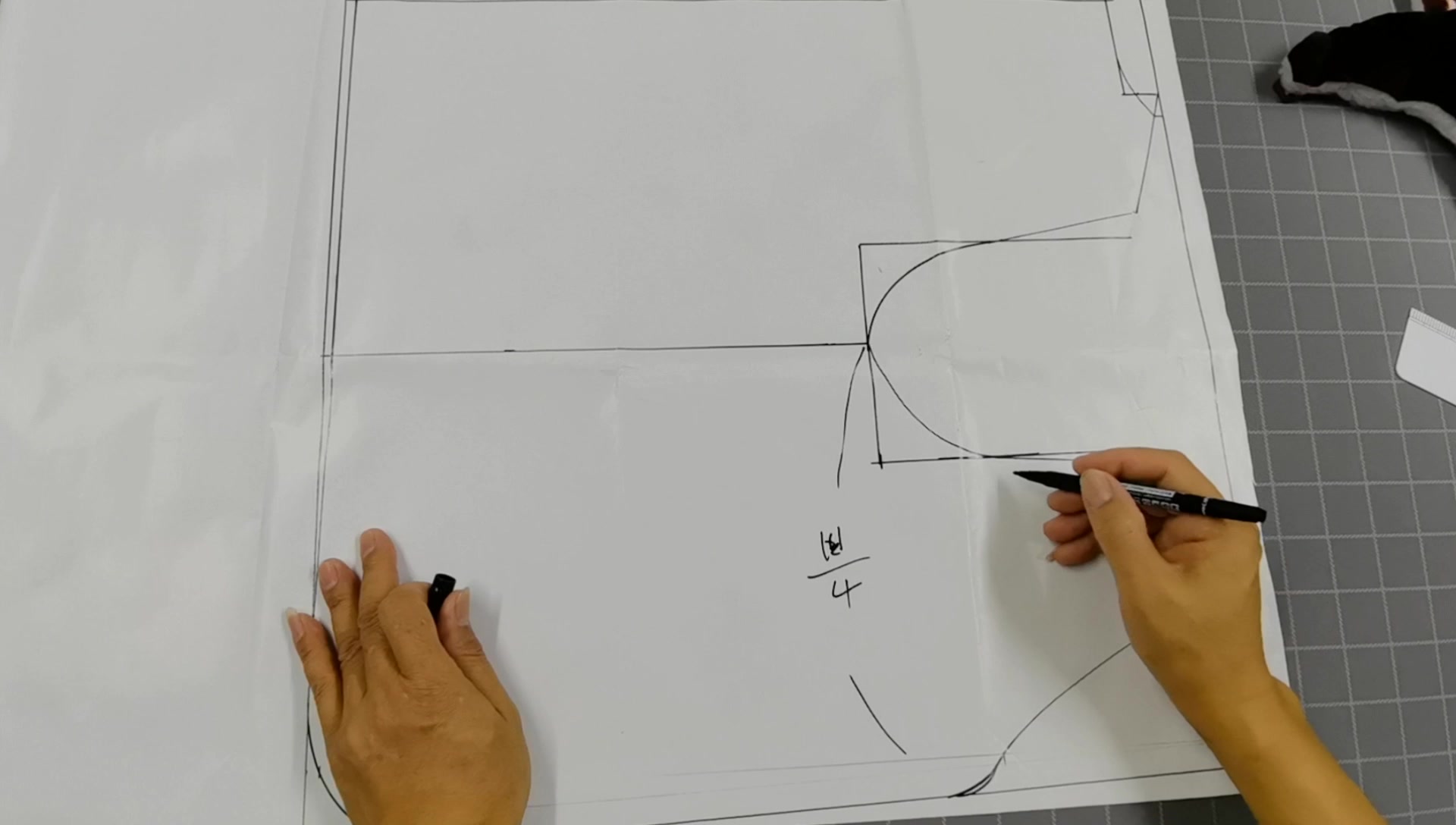 老裁缝教你制作棉马甲,好看舒适又保暖,裁剪缝制都很简单