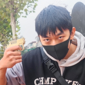 不带锁的旅行箱 