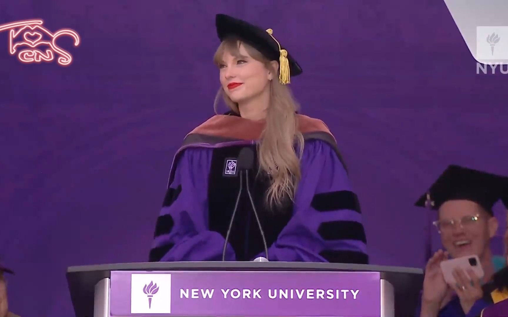 【TSCN】【中英字幕】Taylor Swift纽约大学2022届毕业典礼发言