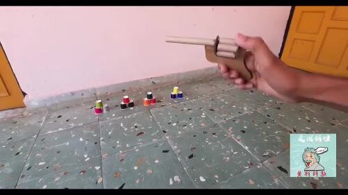 如何用纸板制作手枪